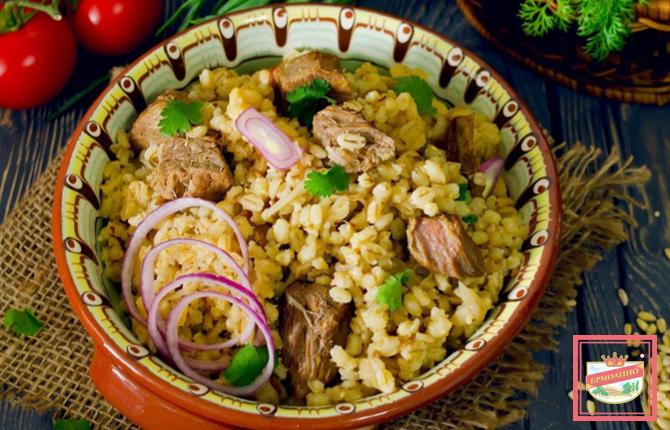 Перловка с тушенкой | Продукты Ермолино